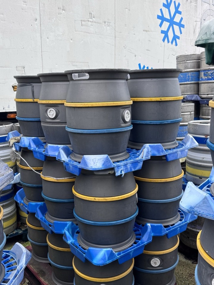60 X 9 Gallon Beer / Ale Barrels, Cask, Casks, Keg, Kegs Plastic, 40 ...