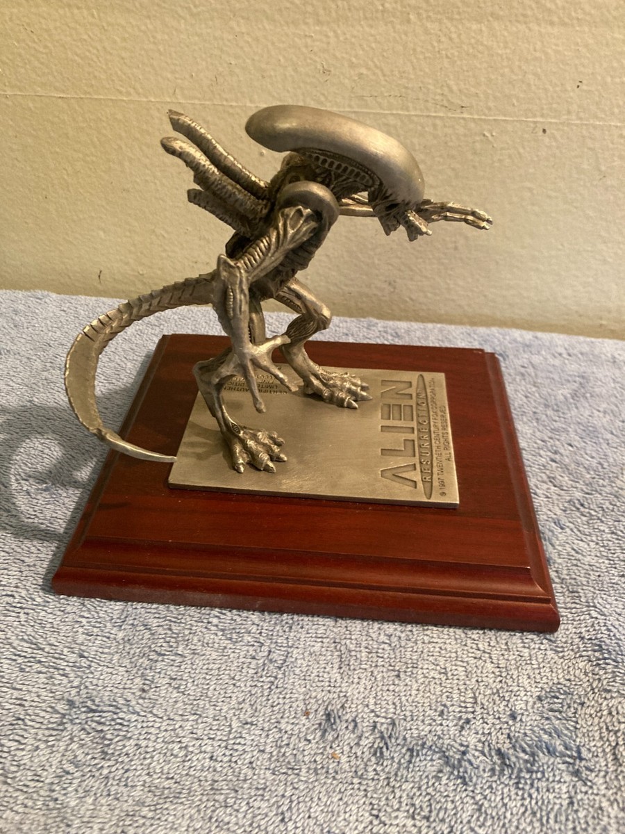 Alien Resurrection Statue