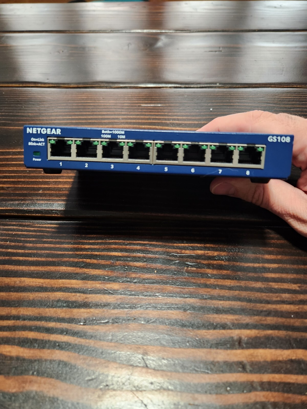 NETGEAR GS108 ProSafe (GS108-v4) 8 Port Standalone Gigabit Ethernet ...