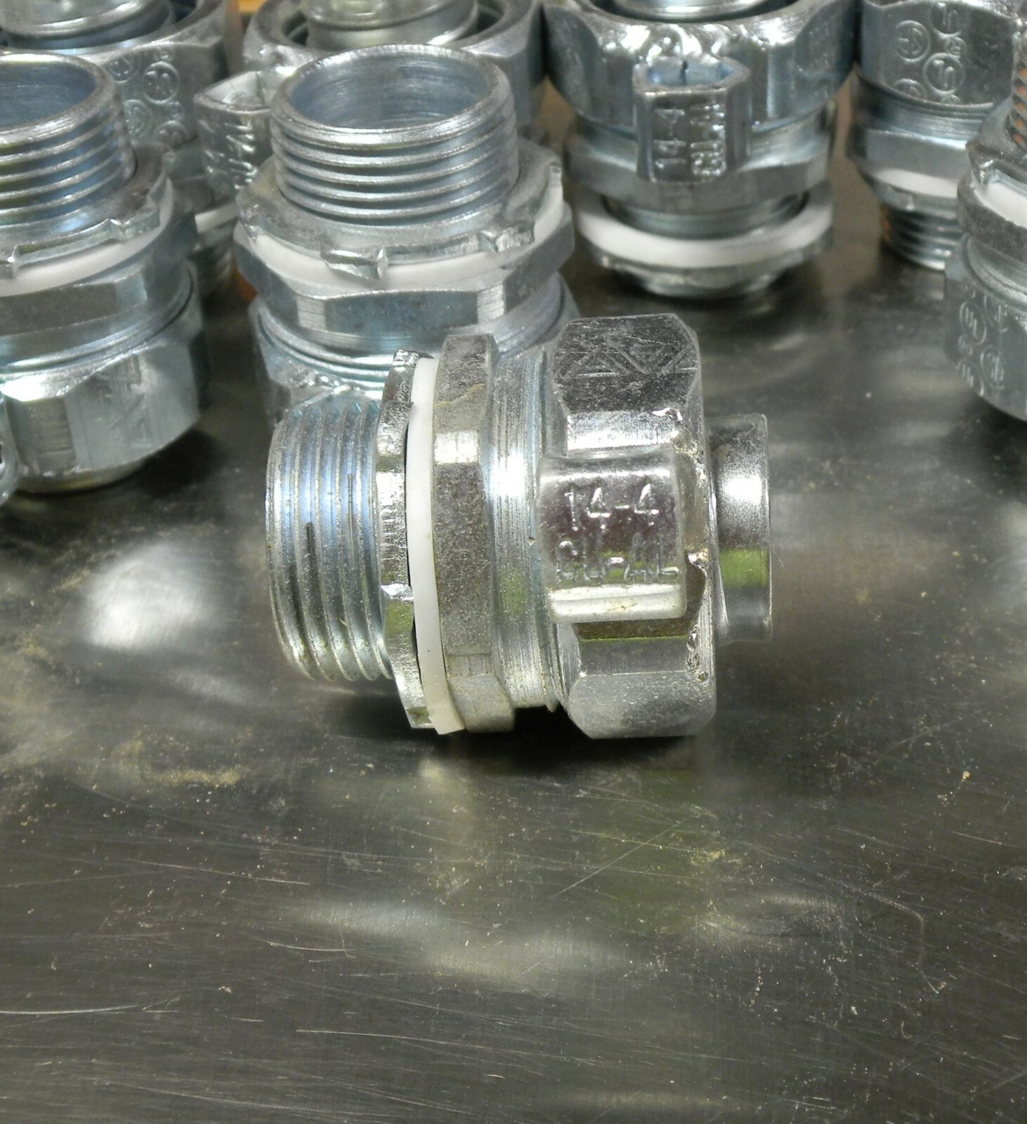 Appleton ST 75L 3/4" Straight Liquidtight Conduit Connector, W/ Ext ...