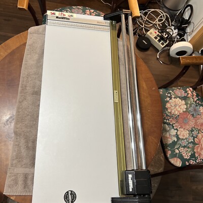 Paper Cutters & Trimmers - 24 Paper Cutter