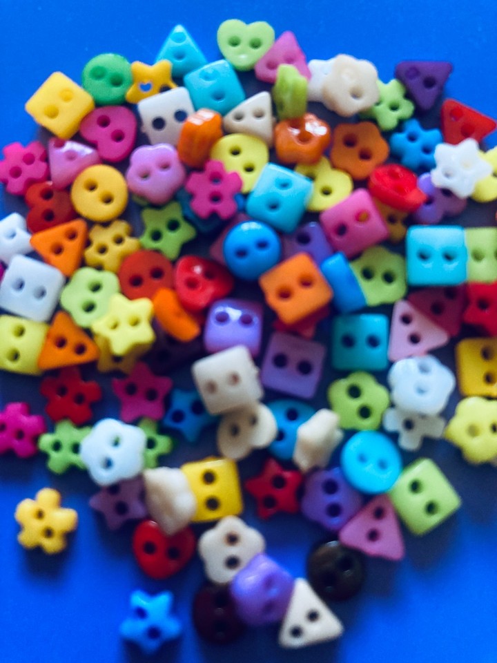 95pcs small tiny baby clothes colorful plastic buttons. Size 0.4cm ...