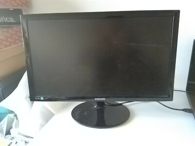 Samsung SyncMaster S24B300 Screen Scratched WORKS POWERS ON Power Cable ...