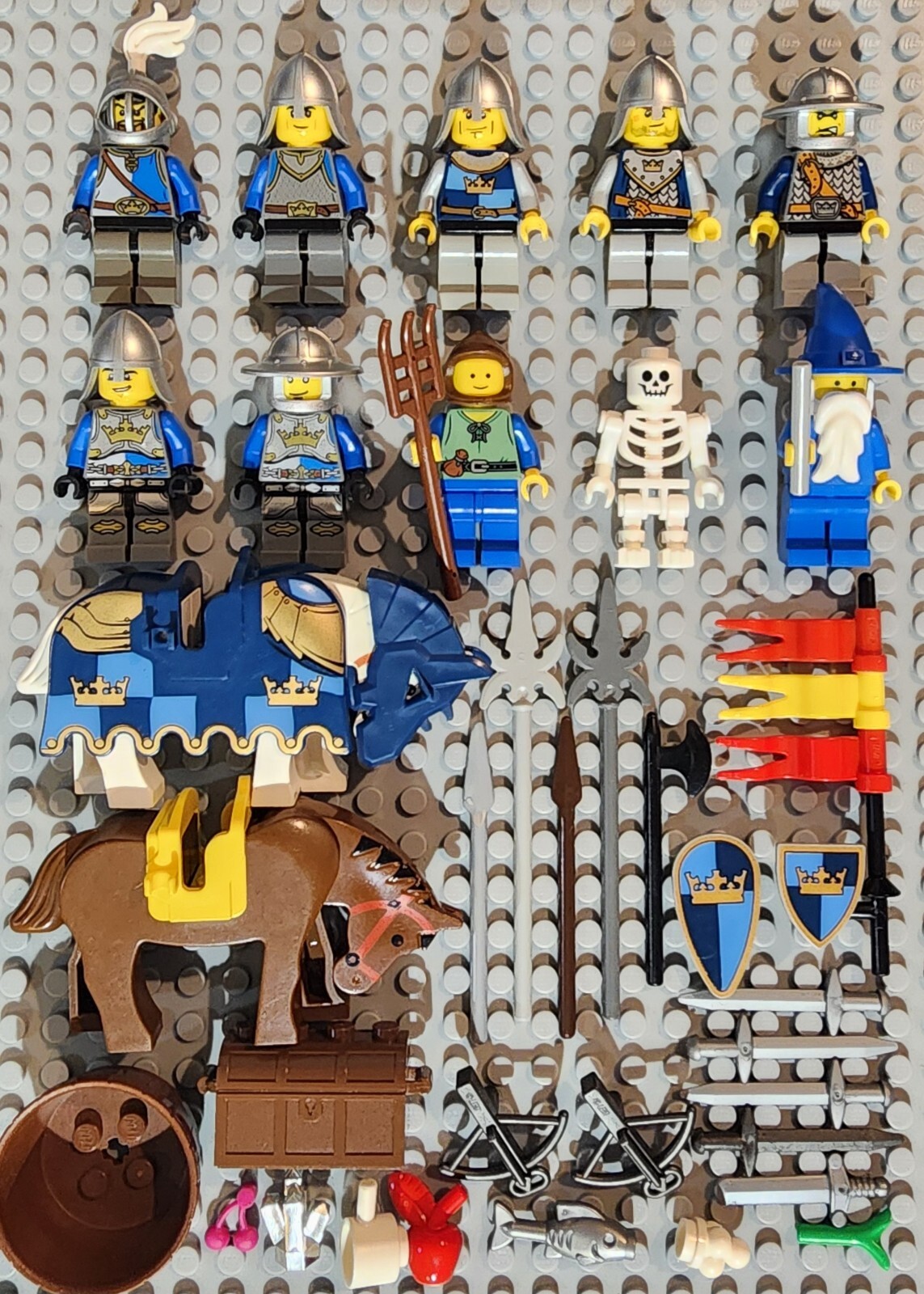 Lego Castle Knights Minifigures Lot and Accessories | eBay