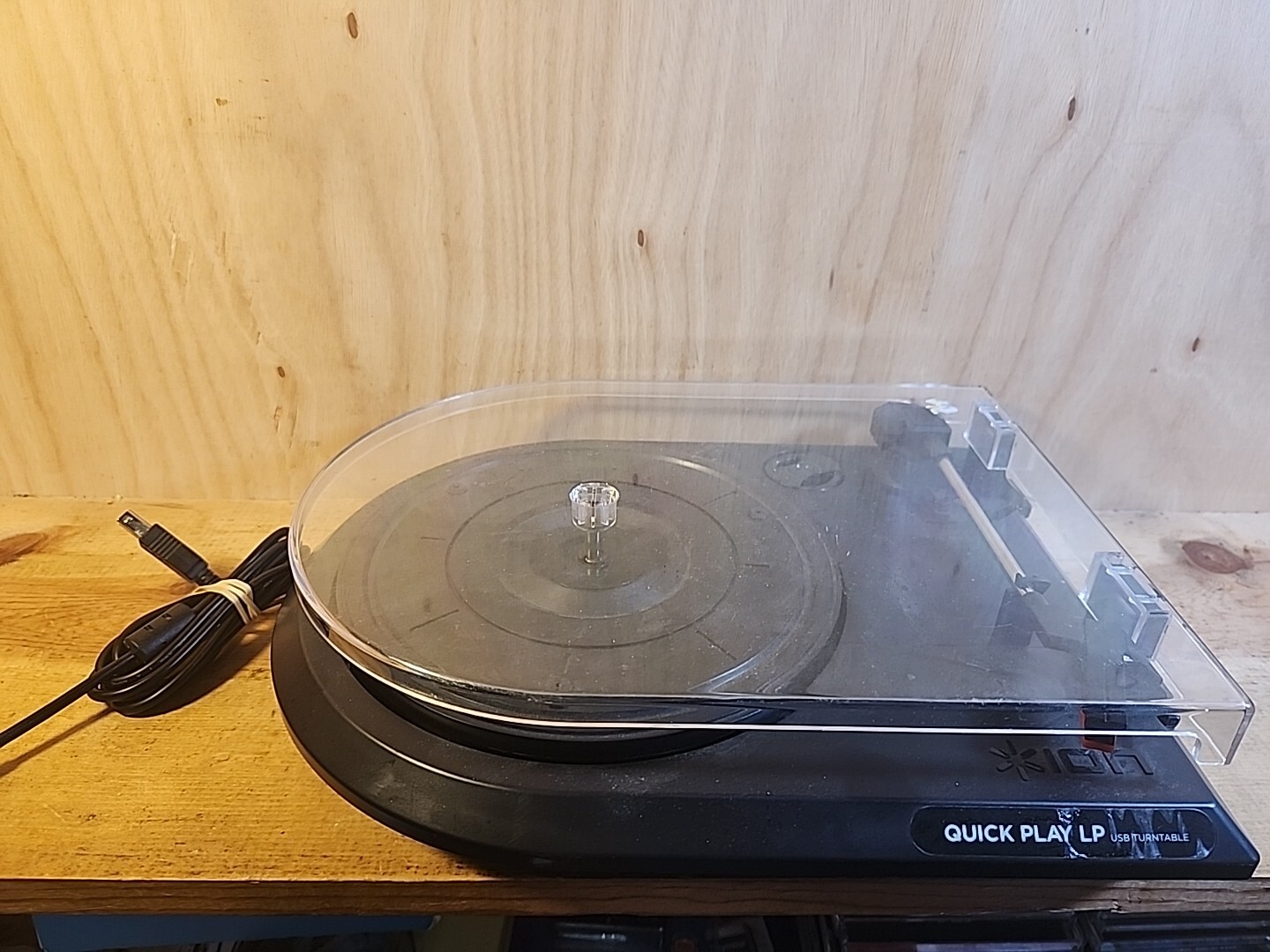 ION QUICK PLAY LP USB Powered LP-to-MP3 Turntable with Cables 115 V ...