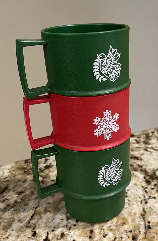 3 Vintage Tupperware Mugs Christmas Holiday Cups Red Green Snowflake ...
