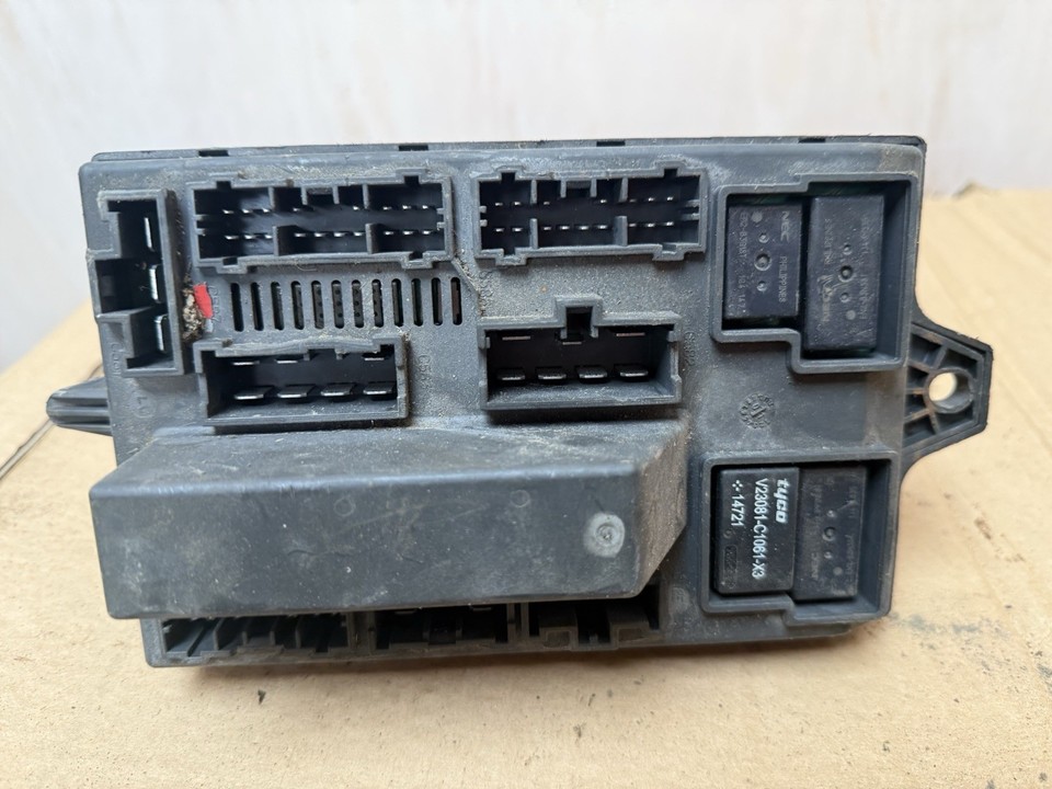 Land Rover Discovery 2 Td5 Fuse Board Box Part No: YQE000250 | eBay UK