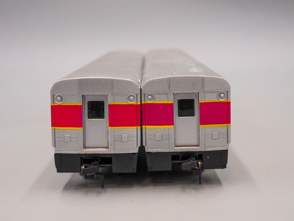 Walthers #932-6073 HO/1:87 MBTA 85' Horizon Commuter Coach (2-Models ...