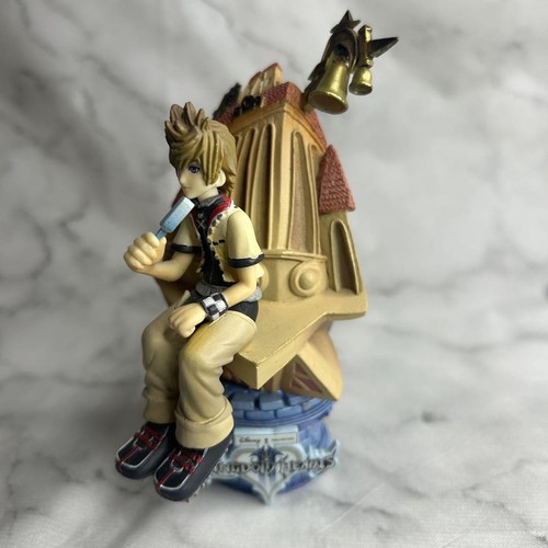 Kingdom Hearts Formation Arts Roxas Action Figure, 6-inch Collectible ...