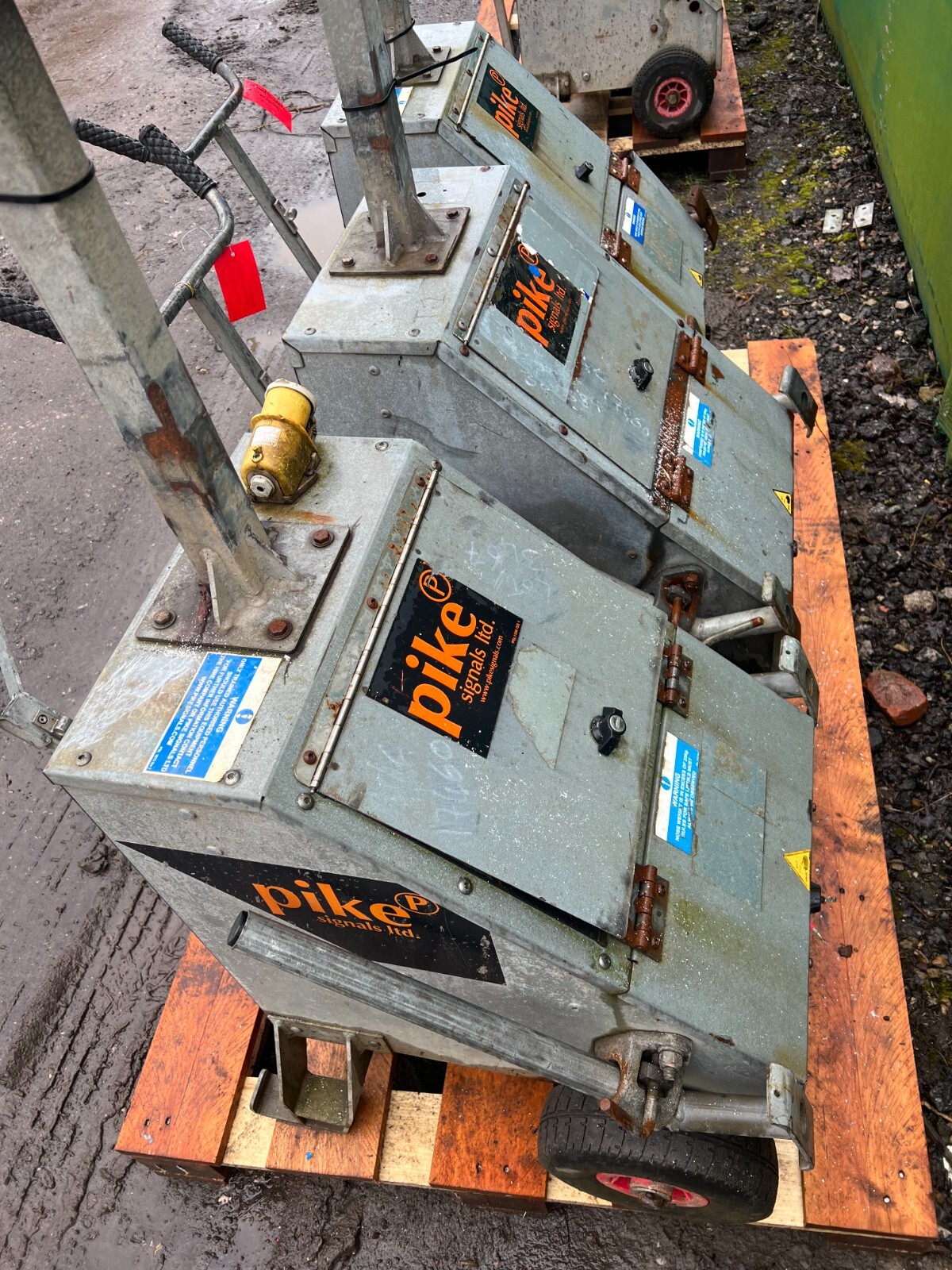 3x Pike Signals Road Traffic Light Red Green amber £450+vat led Bulb ...