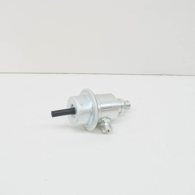 OEM MB E-class W124 Fuel Pressure Regulator A0000780392 3.0 Petrol ...