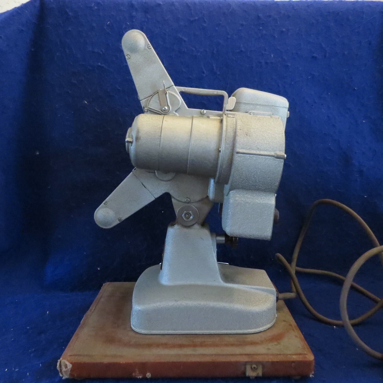 Vintage Movie Projector Keystone Regal K-109-S 8mm Made in USA - SEE ...