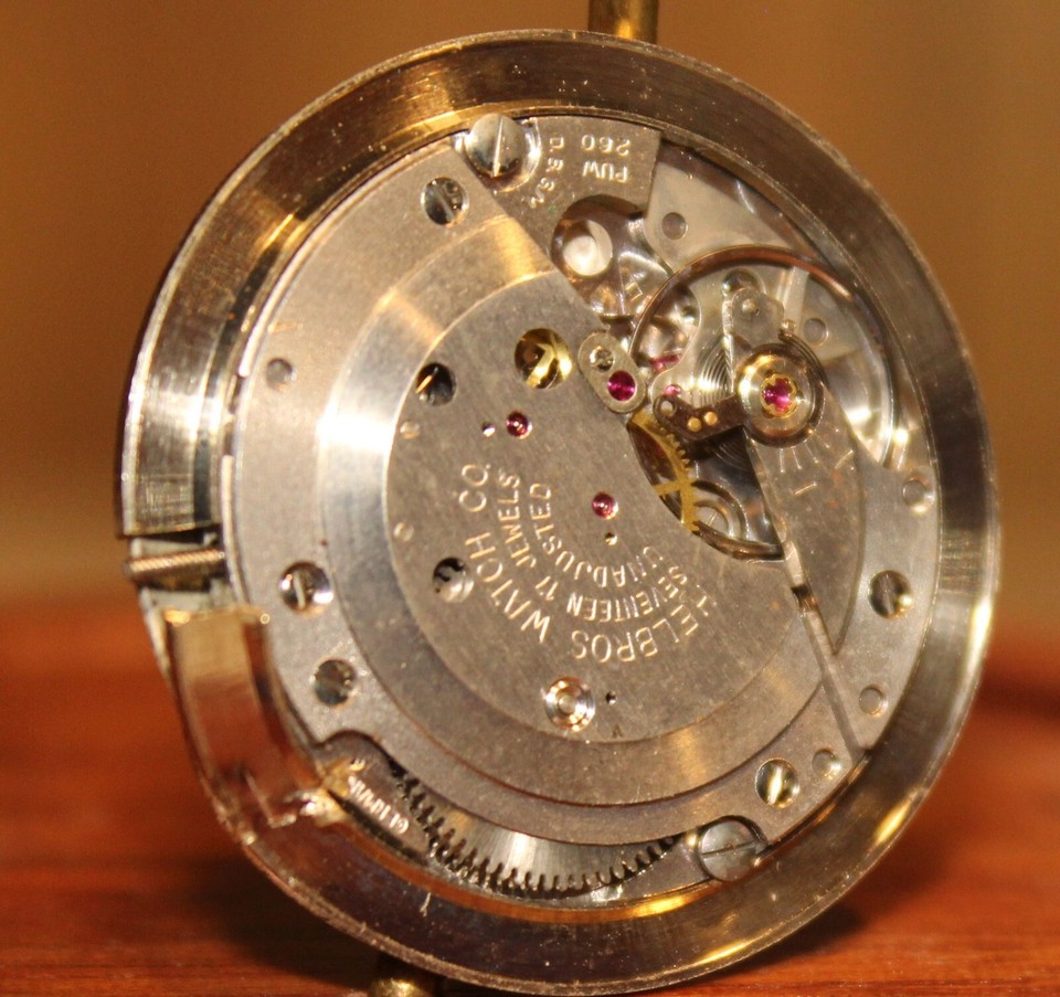 Vintage Helbros Invincible watch movement, 17j PUW 260 Running West ...