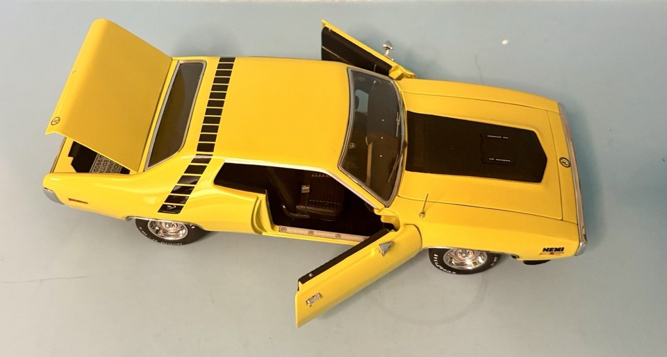 Franklin Mint 1971 Plymouth Road Runner Limited Edition 1/24 Yellow NO ...