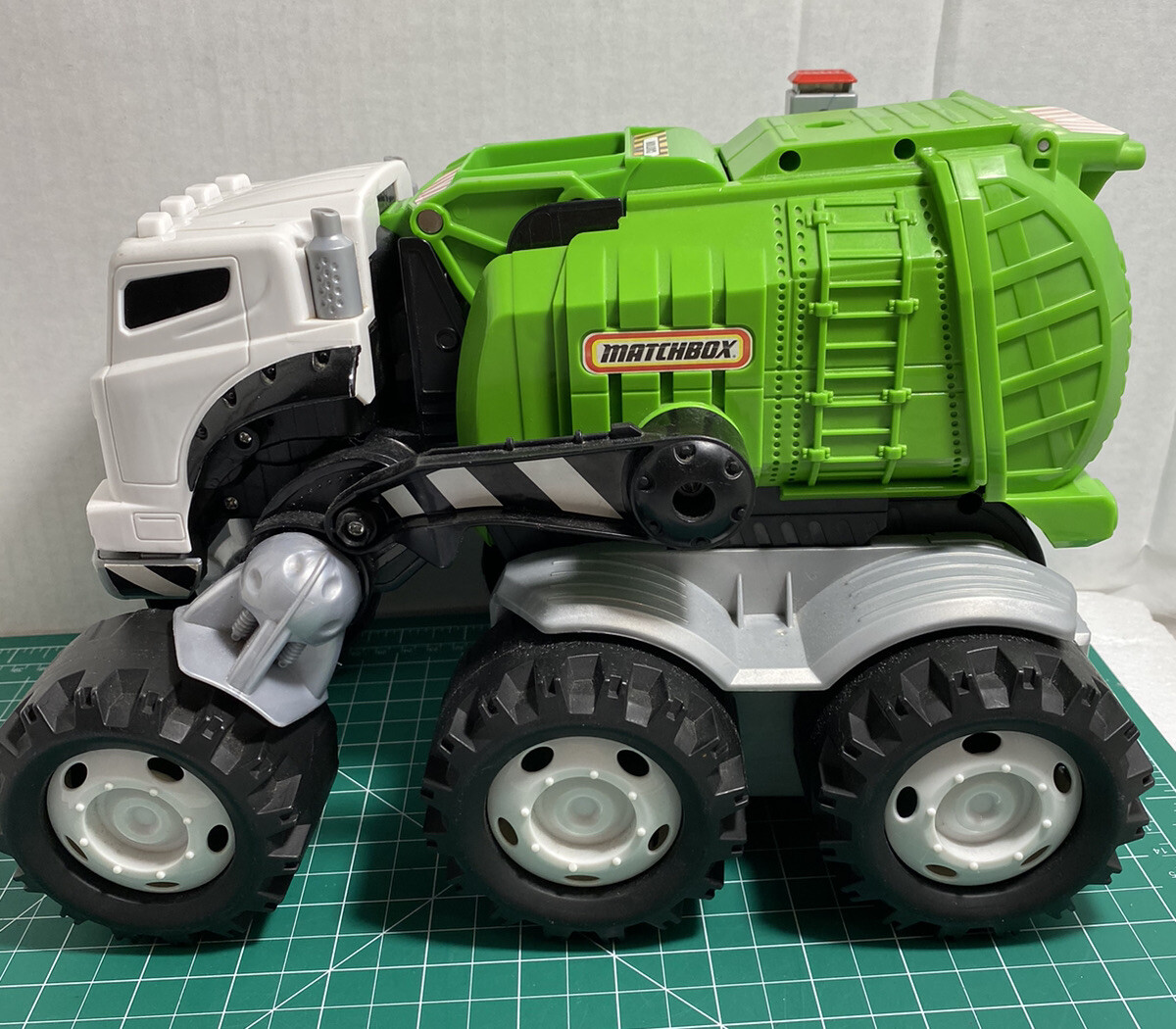Mattel Matchbox Interactive Stinky The Garbage Truck Robot Talking 12 ...