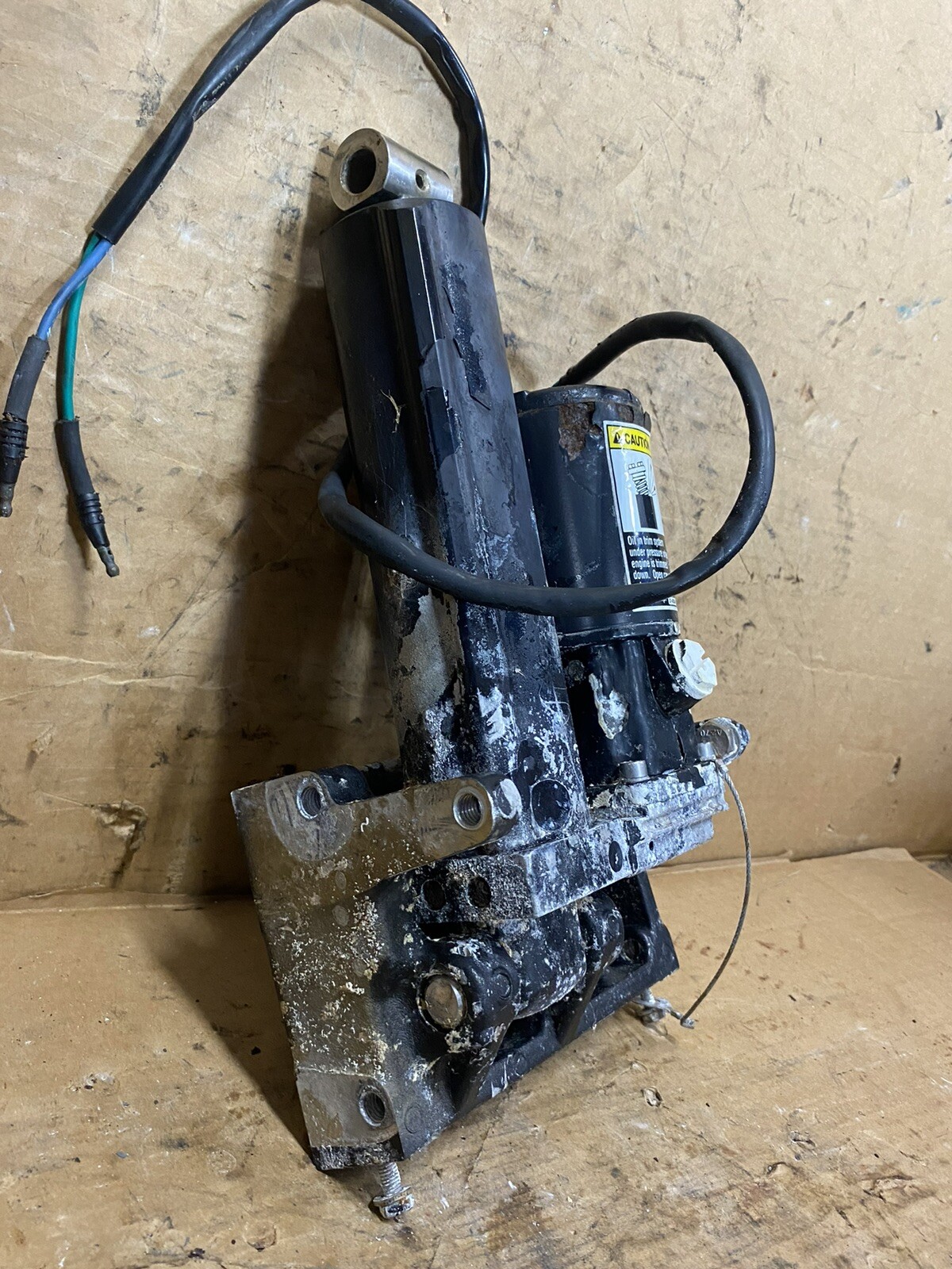 MERCURY Power Trim And Tilt Unit 75 90 100 115 125 hp 2 & 4 Stroke ...