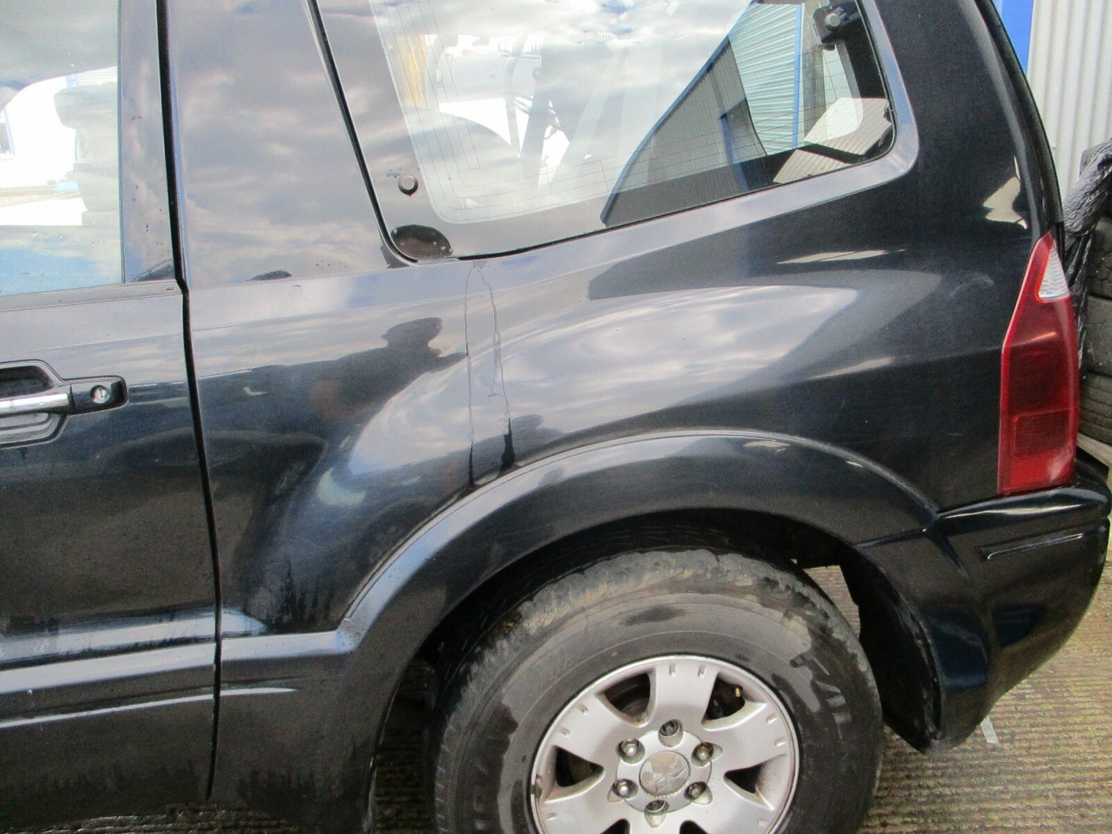mitsubishi shogun mk3 trim black passenger rear left side 03 - 06 ...