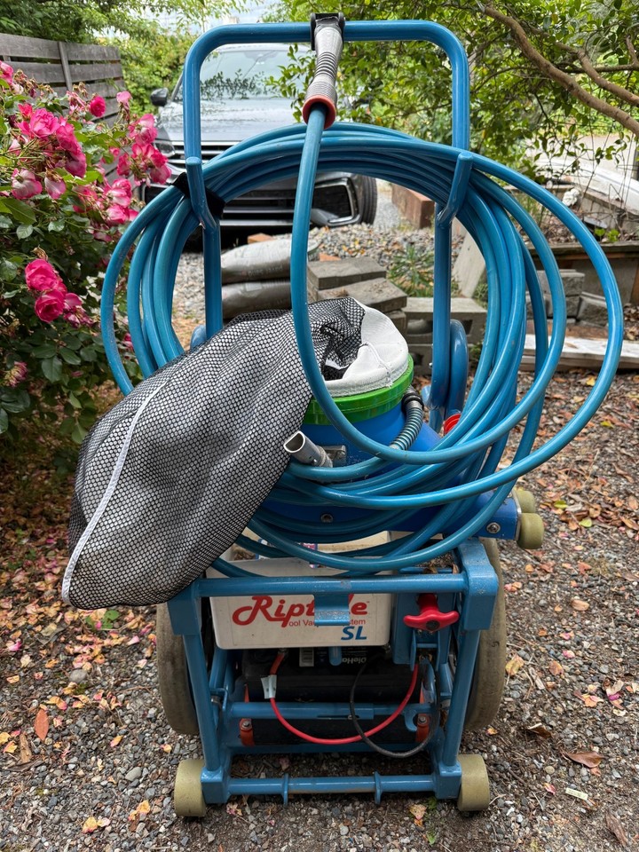 Riptide SL Pool Vac, 60' cord, 2 cleaning bags, portable battery bx, 2 batteries | eBay