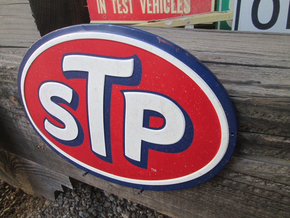 STP MOTOR OIL Metal Display Garage Gas Man Cave Shop Garage Game ...