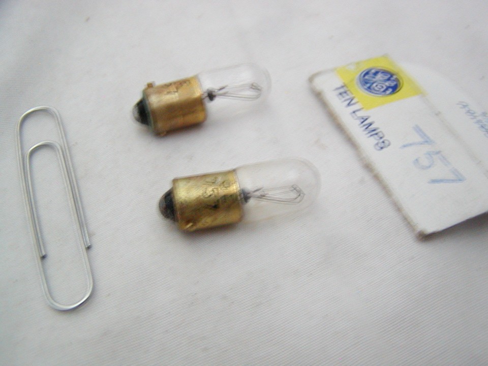 (2) New GE 757 Miniature Lamp Bulb 2.2w Mini Bayonet 28 volt 28v | eBay