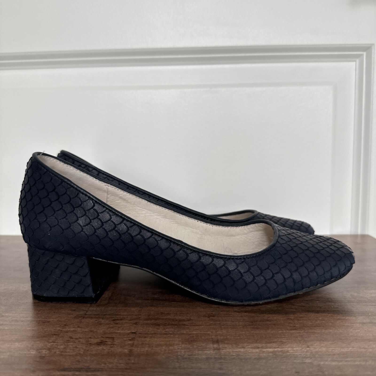 VTG Bettye Muller 7 Navy Snake Texture Pumps Close To… - Gem