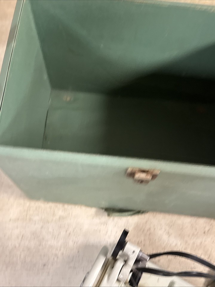 Vintage Singer White Featherweight Sewing Machine with Case. *WORKS* | eBay