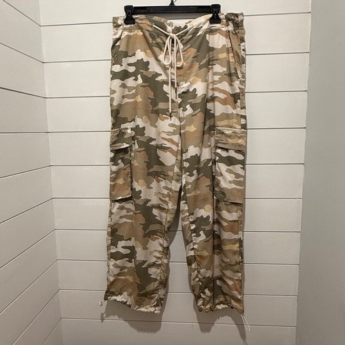 Universal Thread Camo Cargo Pants Women Size 12 Draw-Tie ankle Utility ...