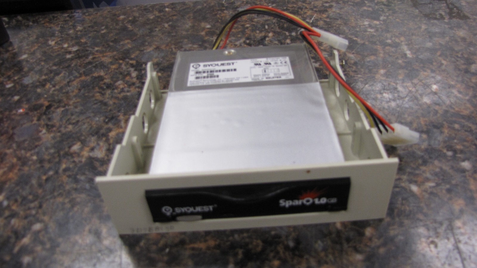 SyQuest SPARQ1AI SparQ 1.0 GB External Removable Cartridge Hard Drive ...