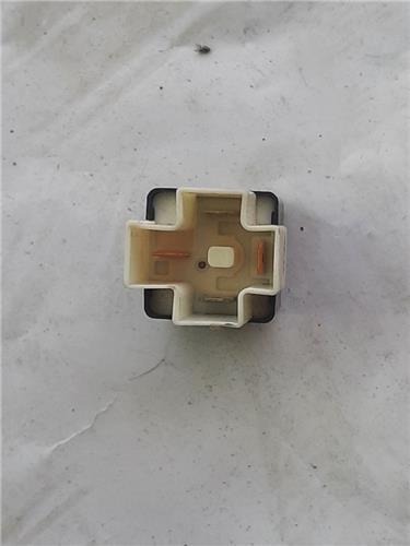 BOITIER FUSIBLES DIVERS RELAIS Toyota HILUX II Pick-up (_N_) 2.4 D 2L ...