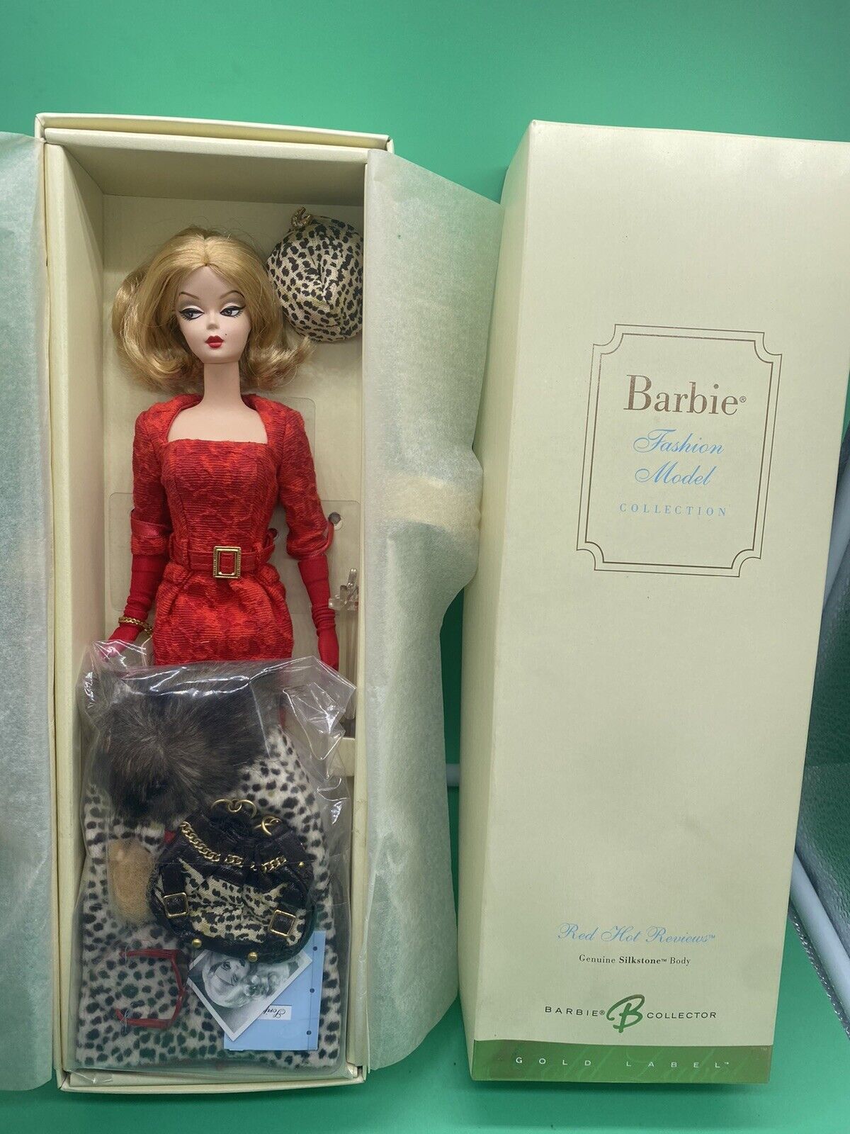 Red Hot Reviews Silkstone Barbie Doll 9,700 WW Gold Label K7918 ...