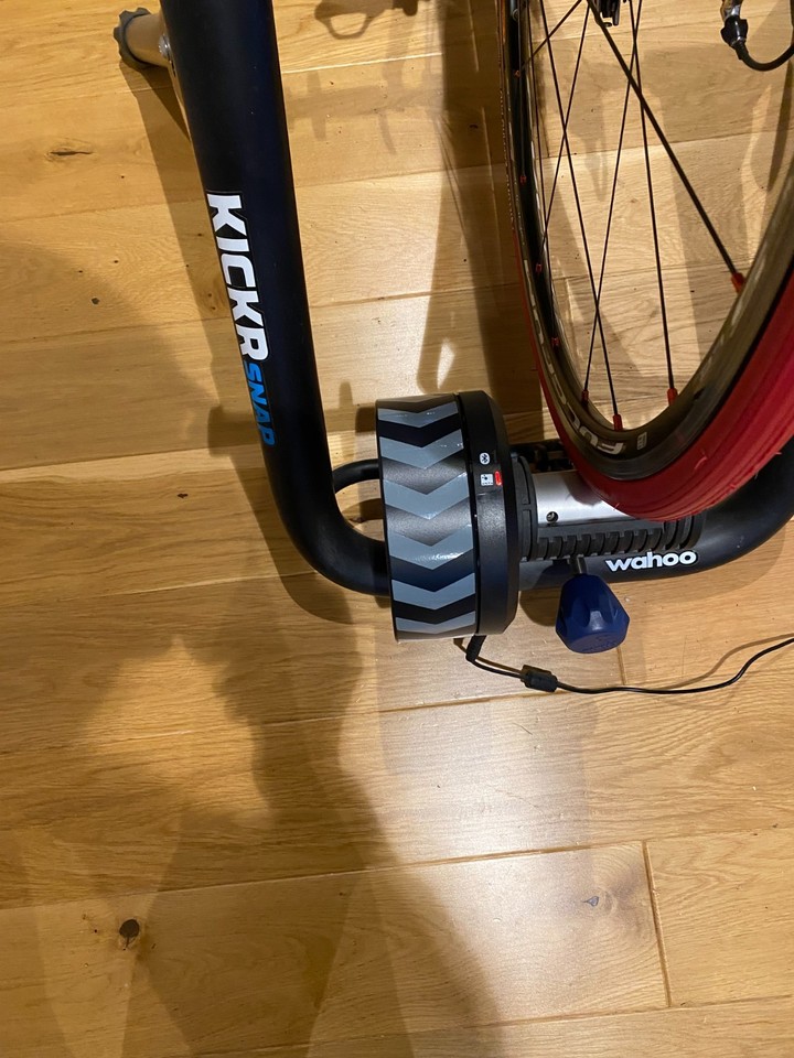 Wahoo Kickr Snap Indoor Bike Trainer Turbo Bluetooth + Tyre + cadence ...