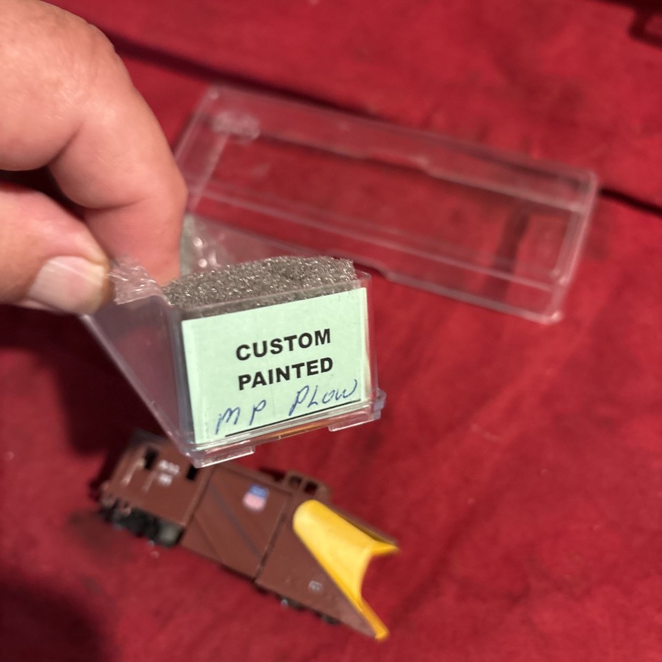 Walthers N Scale - M.P.X 186 - Union Pacific - Russell Snow Plow ...