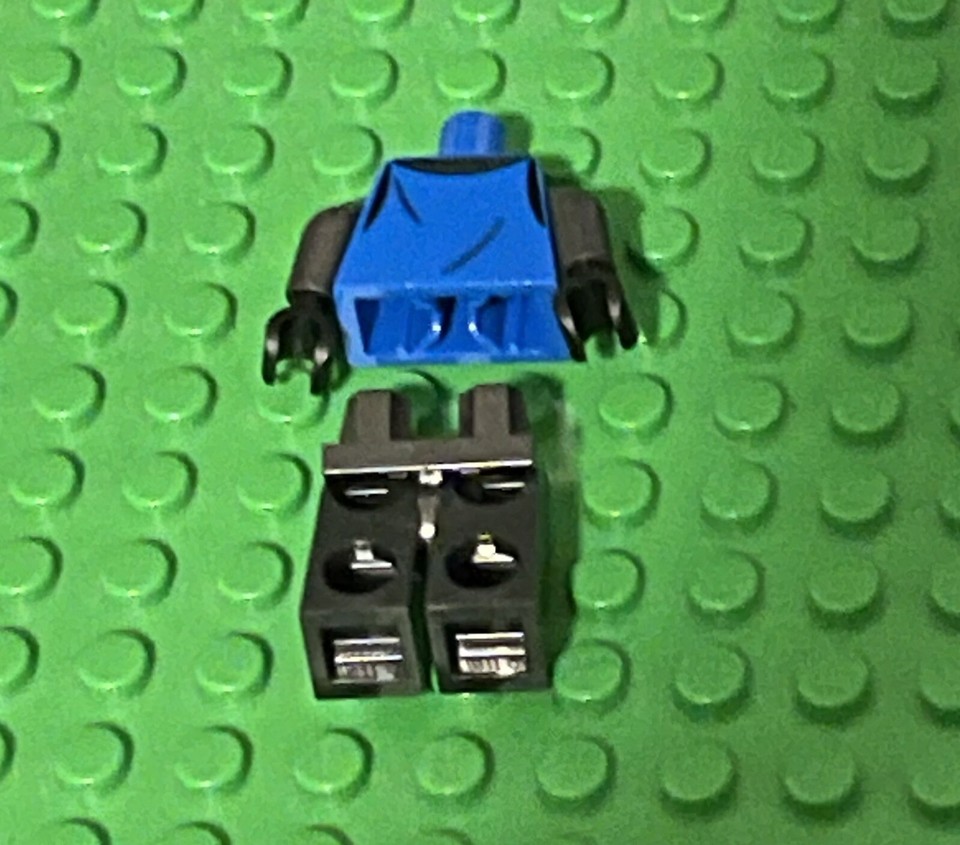 Lego Black Falcon Shield Mini Figures Torso With Legs / Medieval Castle ...