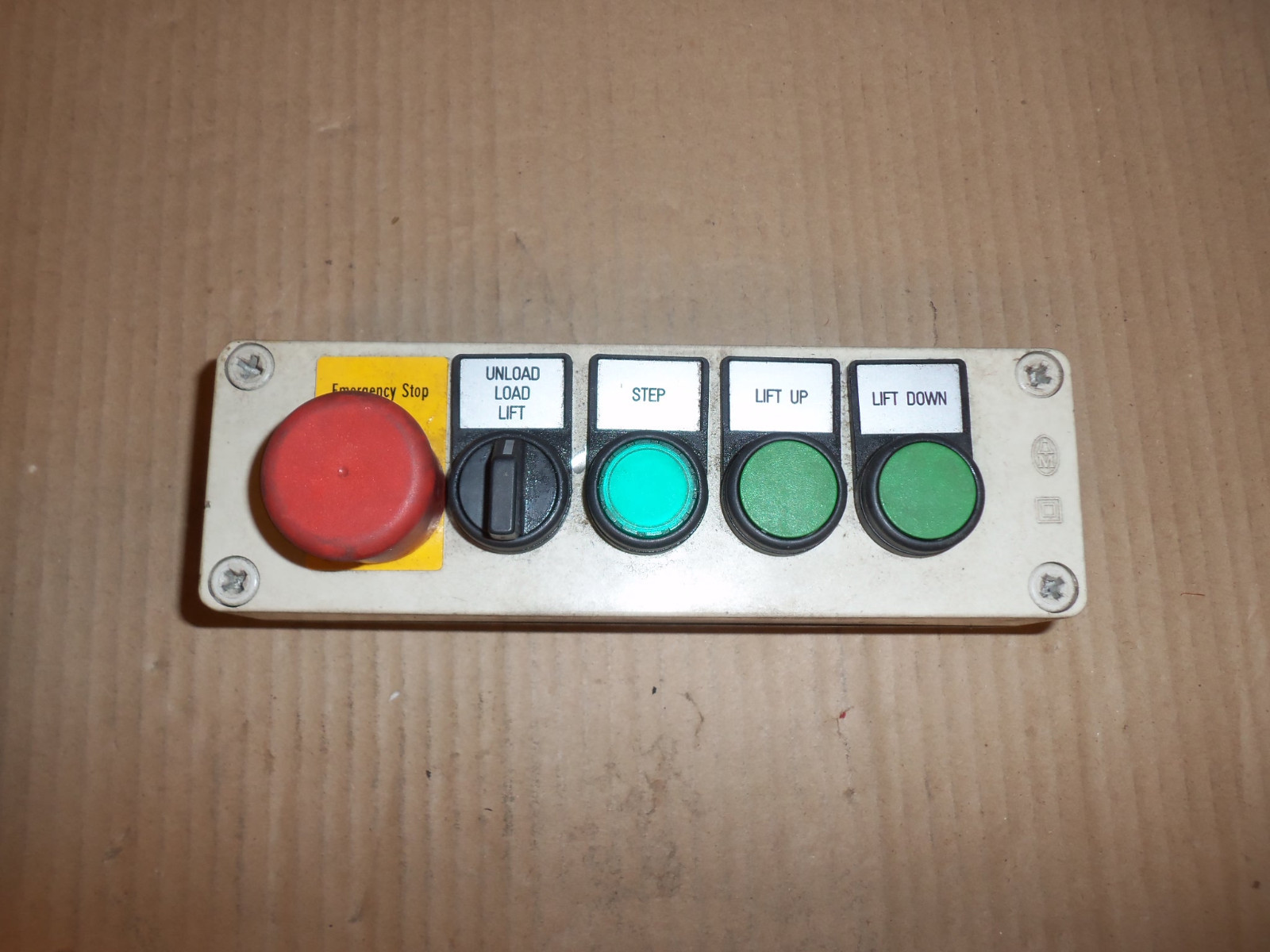 SQUARE D PUSH BUTTON STATION E STOP 3 POSITION SELECTOR SWITCH 3 GREEN ...