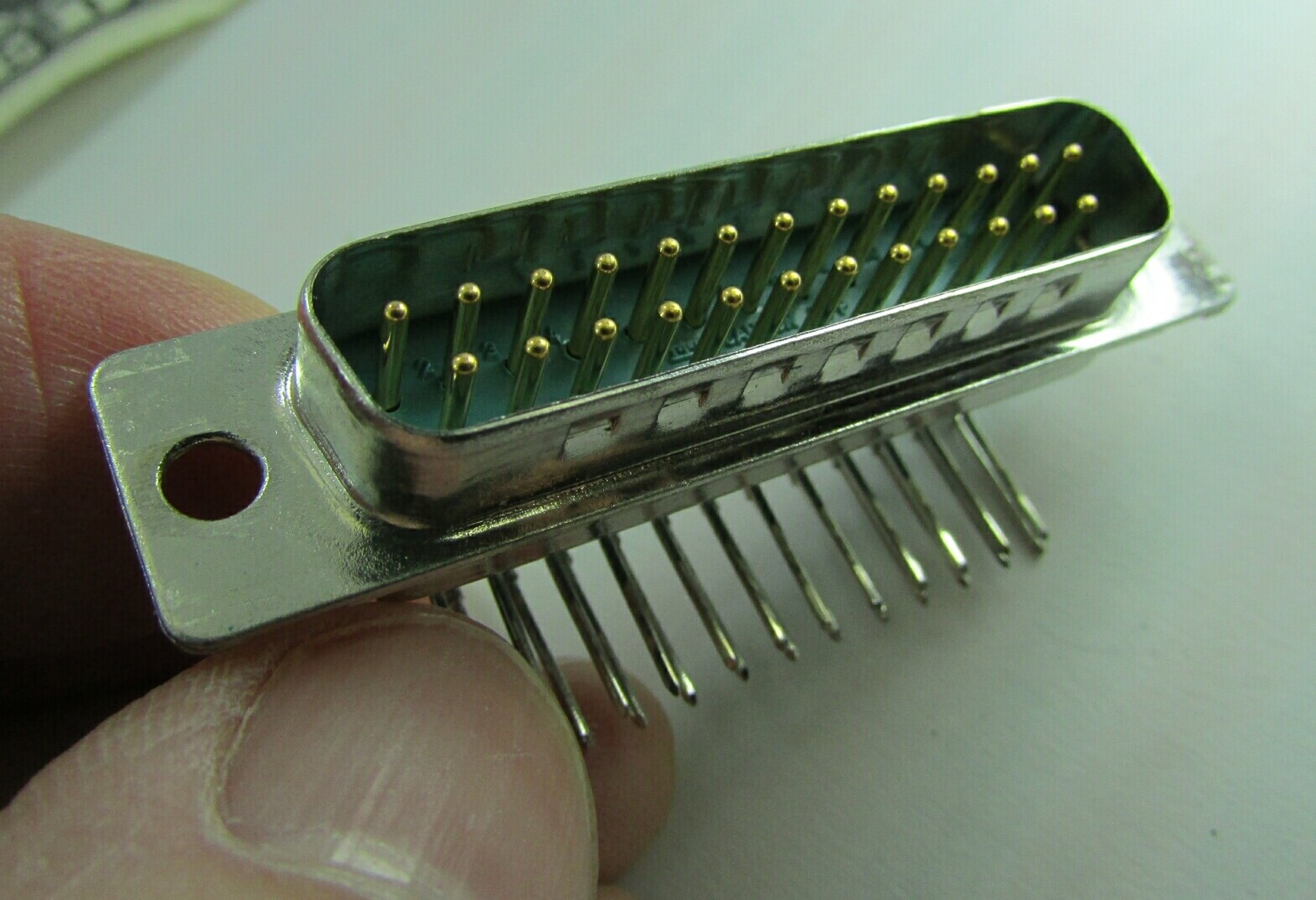 Lot 4 ITT Cannon 90 Degree Male D-Sub Solder Connectors DB-25P-1A0N ...