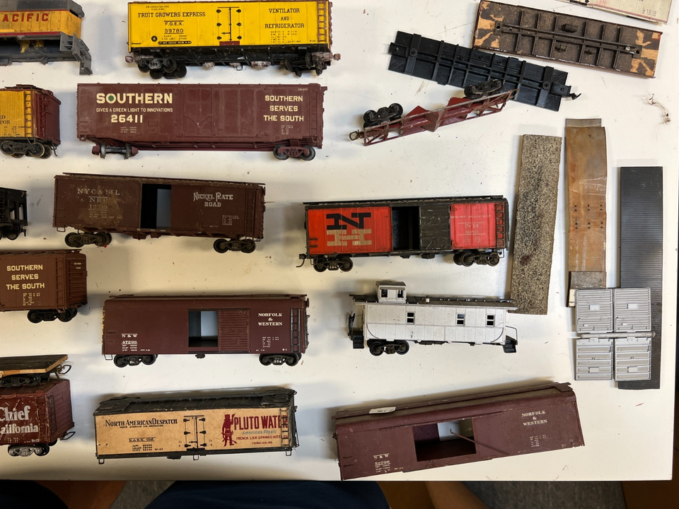 Lot of 28 Ho Scale Rough Parts Freight Train Cars Boxcar / Tankers / Flatcars | eBay