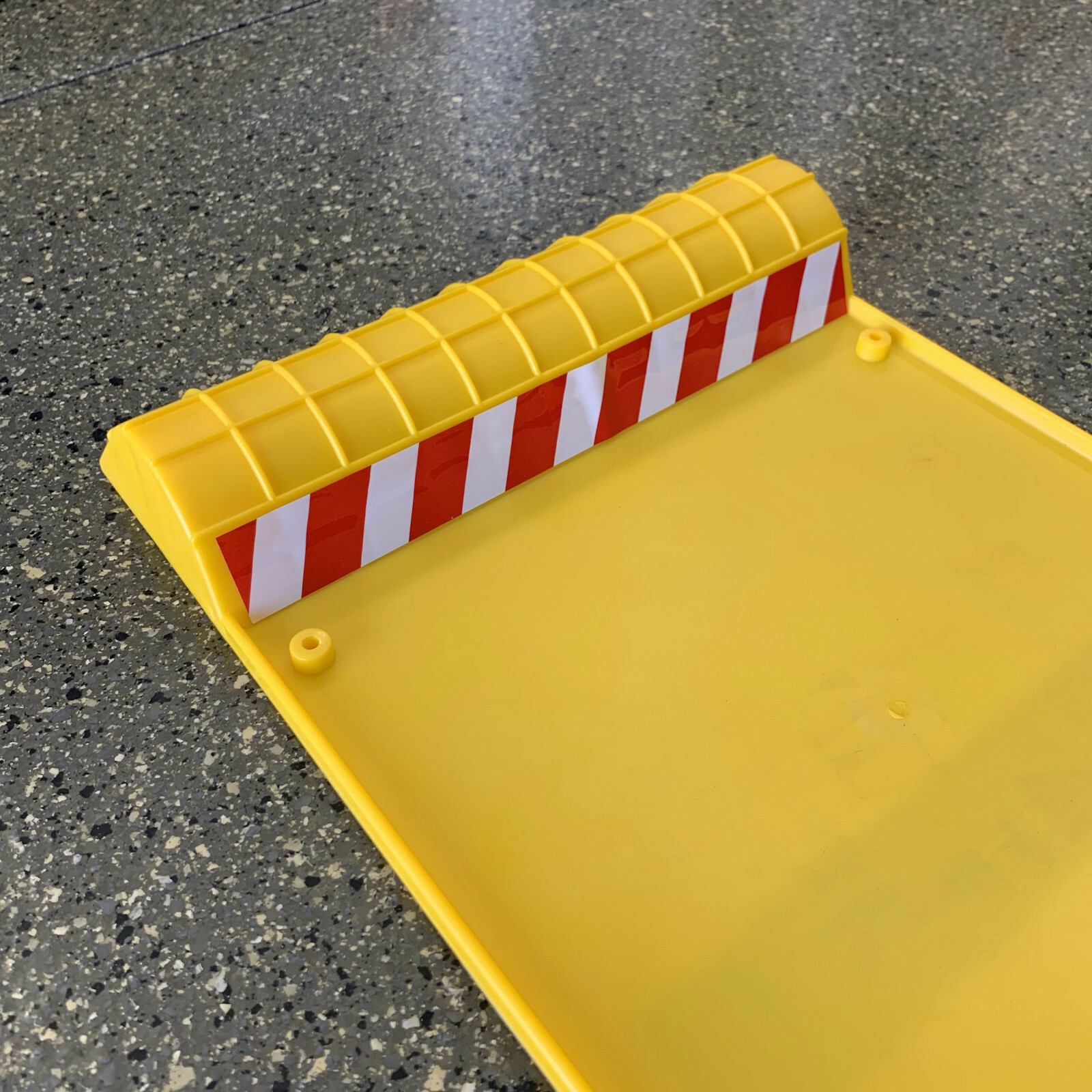 Maxsa Park Right Yellow Garage Parking Bump Mat 37356 Perfect Parking ...