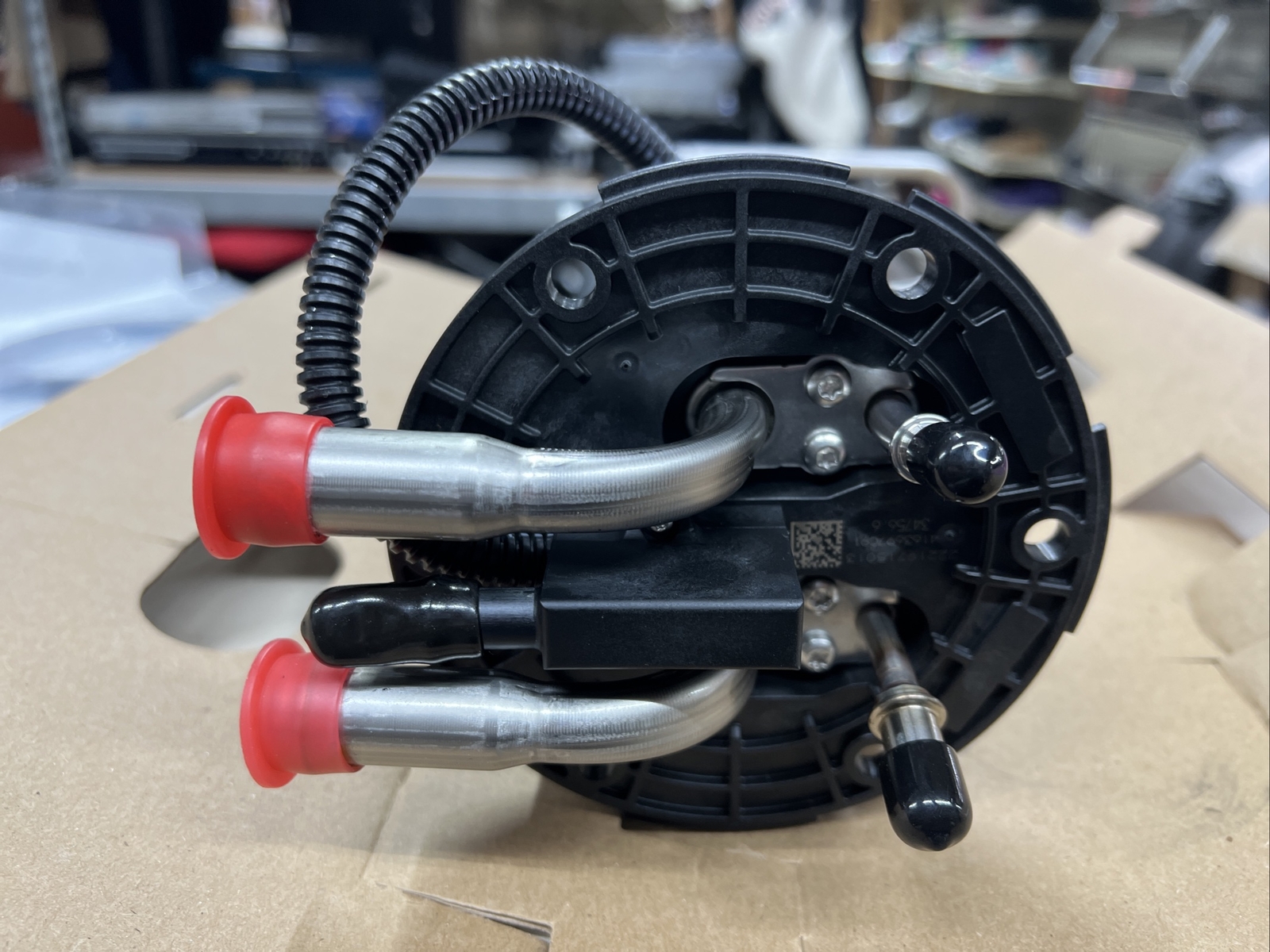 GENUINE INTERNATIONAL Navistar 4163697C91 SENSOR, 7 GALLON, FLS 1% ...