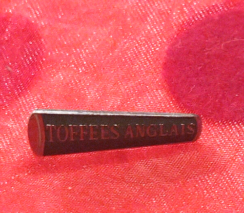 PINS PIN'S LAPEL PIN BADGE COLLECTION VINTAGE LOGO TOFFEES ANGLAIS VERT ...