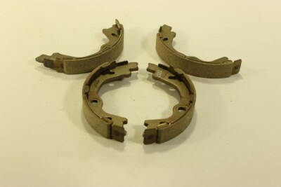 GENUINE BRAND NEW KIA SPORTAGE 2010-2015 SHOE&LINING KIT-RR PARKING ...