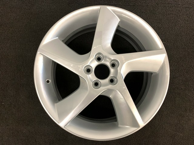 OEM Volvo 18x8 Odysseus Bright Silver Wheel #30760064 for sale online ...