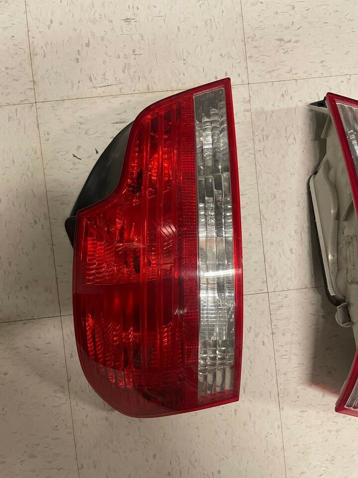 OEM BMW E82 E88 1 Series Pre-LCI Tail Light Pair (63217285642 ...