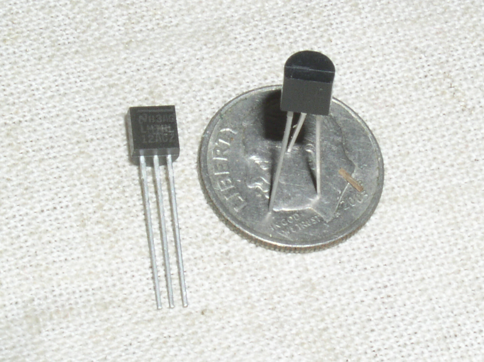 2 NATIONAL LM78L12 ACZ 12 VOLT TO-92 .1A 100MA VOLTAGE REGULATOR 7812 ...