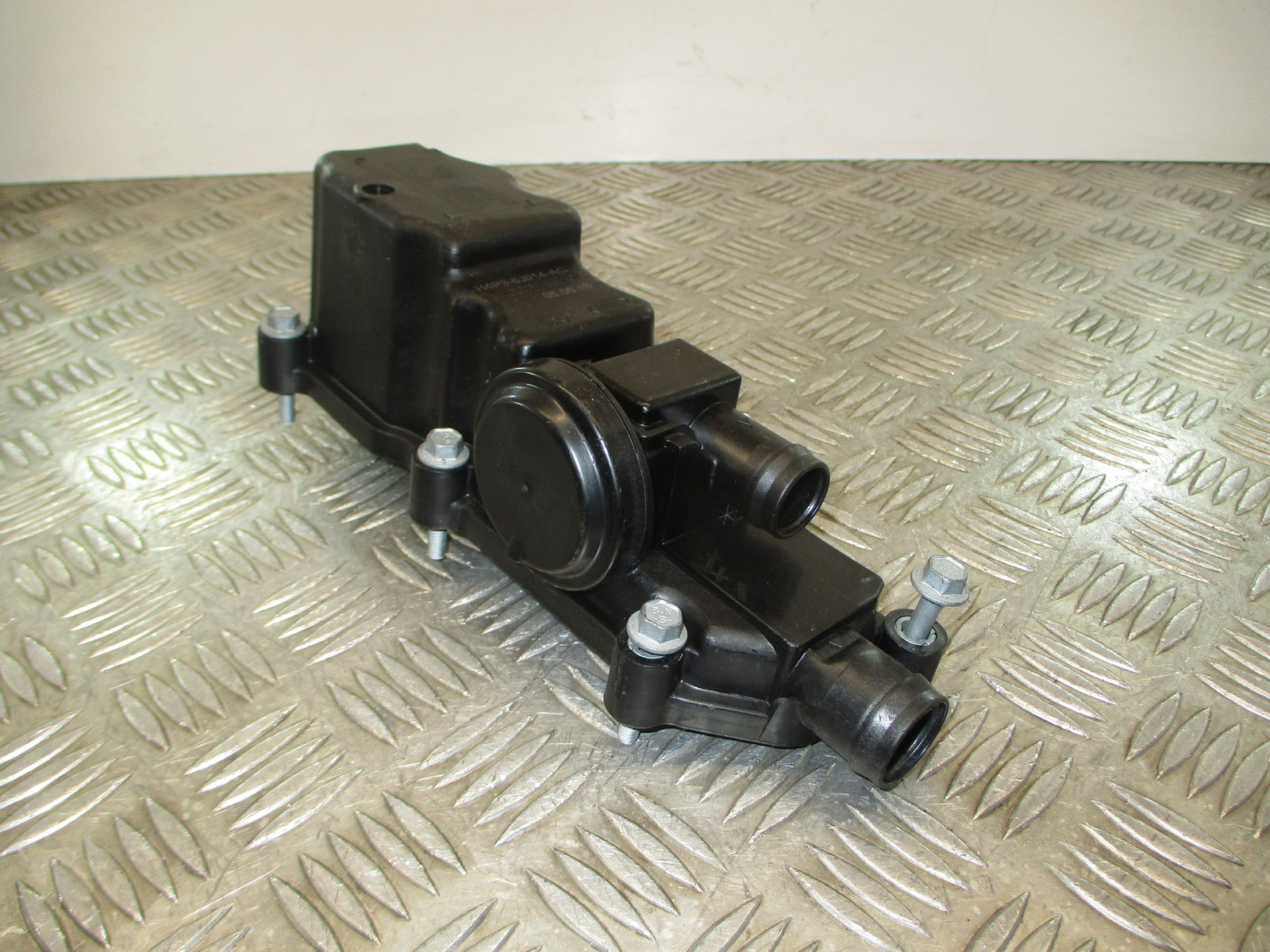 2018 Jaguar X761 F-PACE 2.0 Petrol PT204. Rocker/Camshaft Cover ...