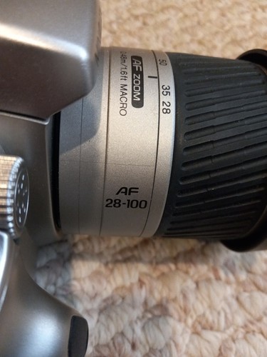 Minolta Maxxum 50 35mm Vintage Film Camera Silver w/28-100mm AF Zoom ...