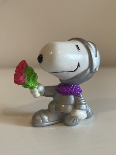 Vintage Peanuts Valentine's Day Snoopy Knight in Shining Armor Figure ...