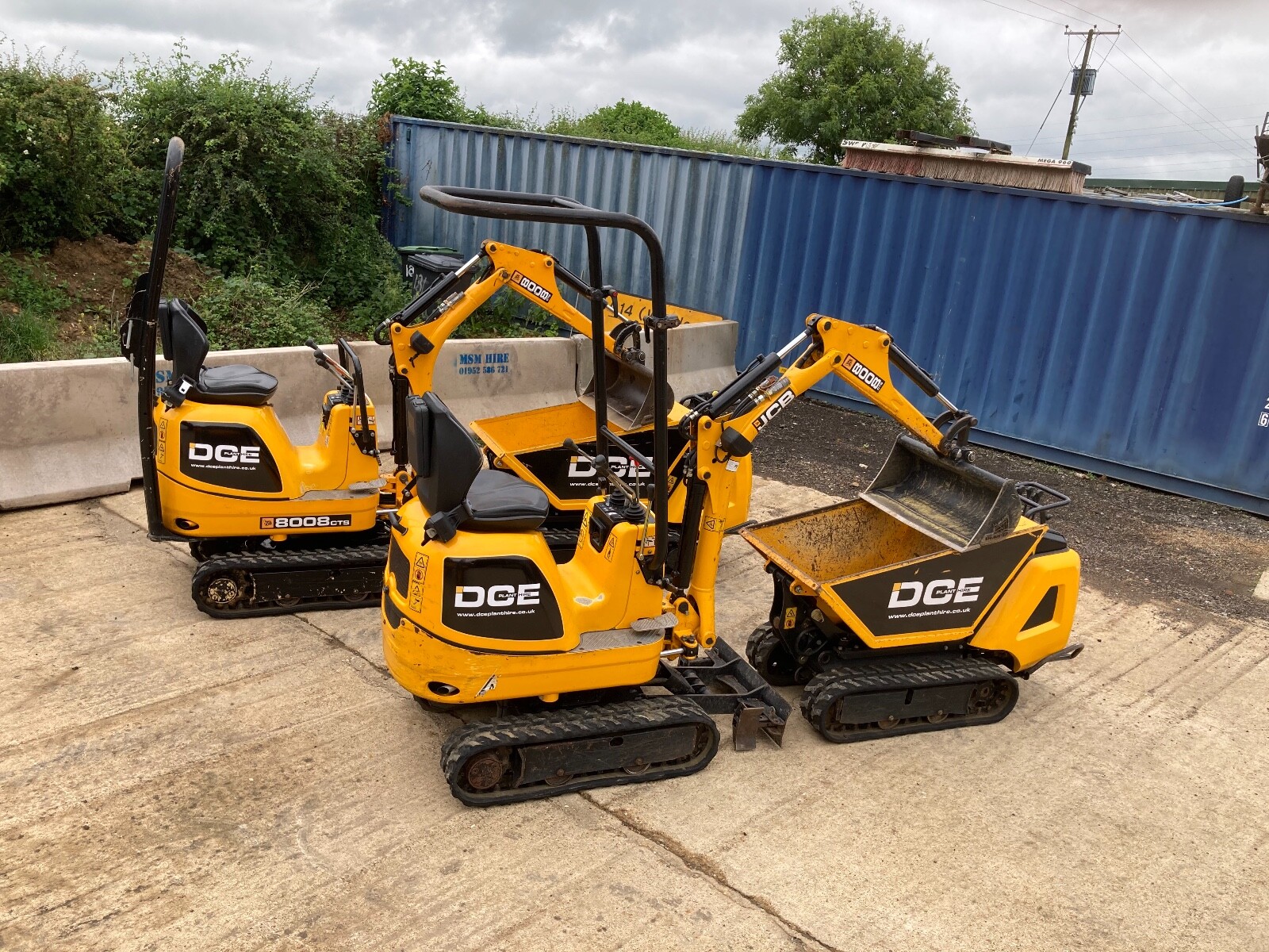 Mini Digger Hire Micro 1 Ton JCB Skip loader Tracked dumper High Tip ...