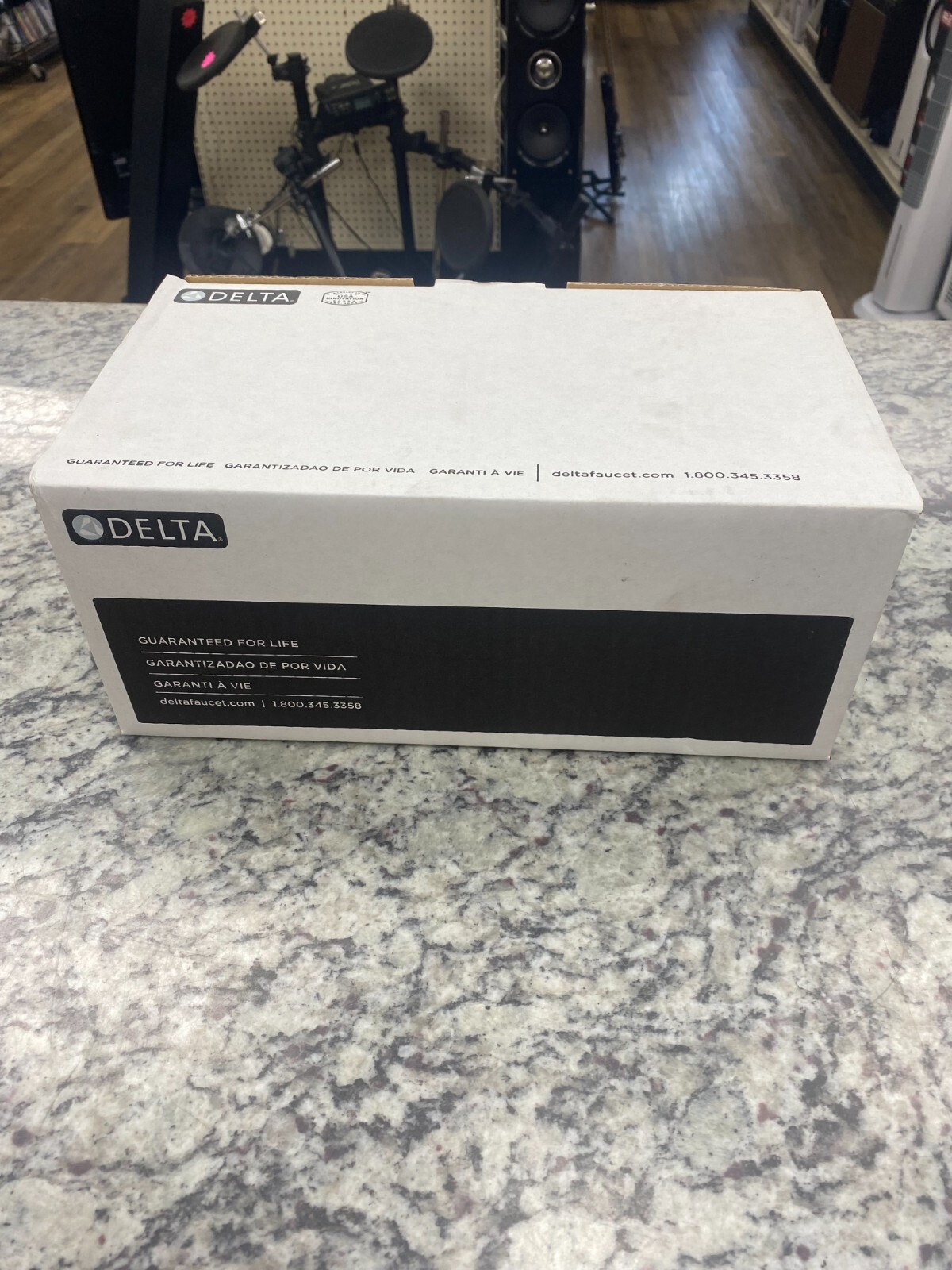 Delta Woodhurst 2-Handle Centerset Bathroom Faucet with Metal Drain ...