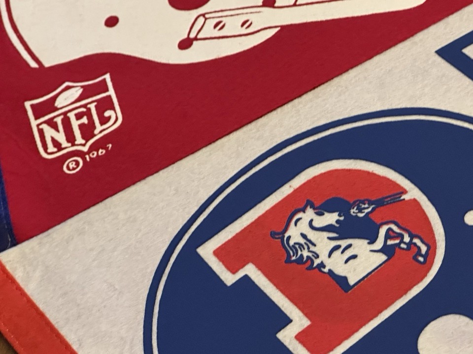 Lot of 7 original AFL Football pennants, vintage 1967, Jets, Chargers ...