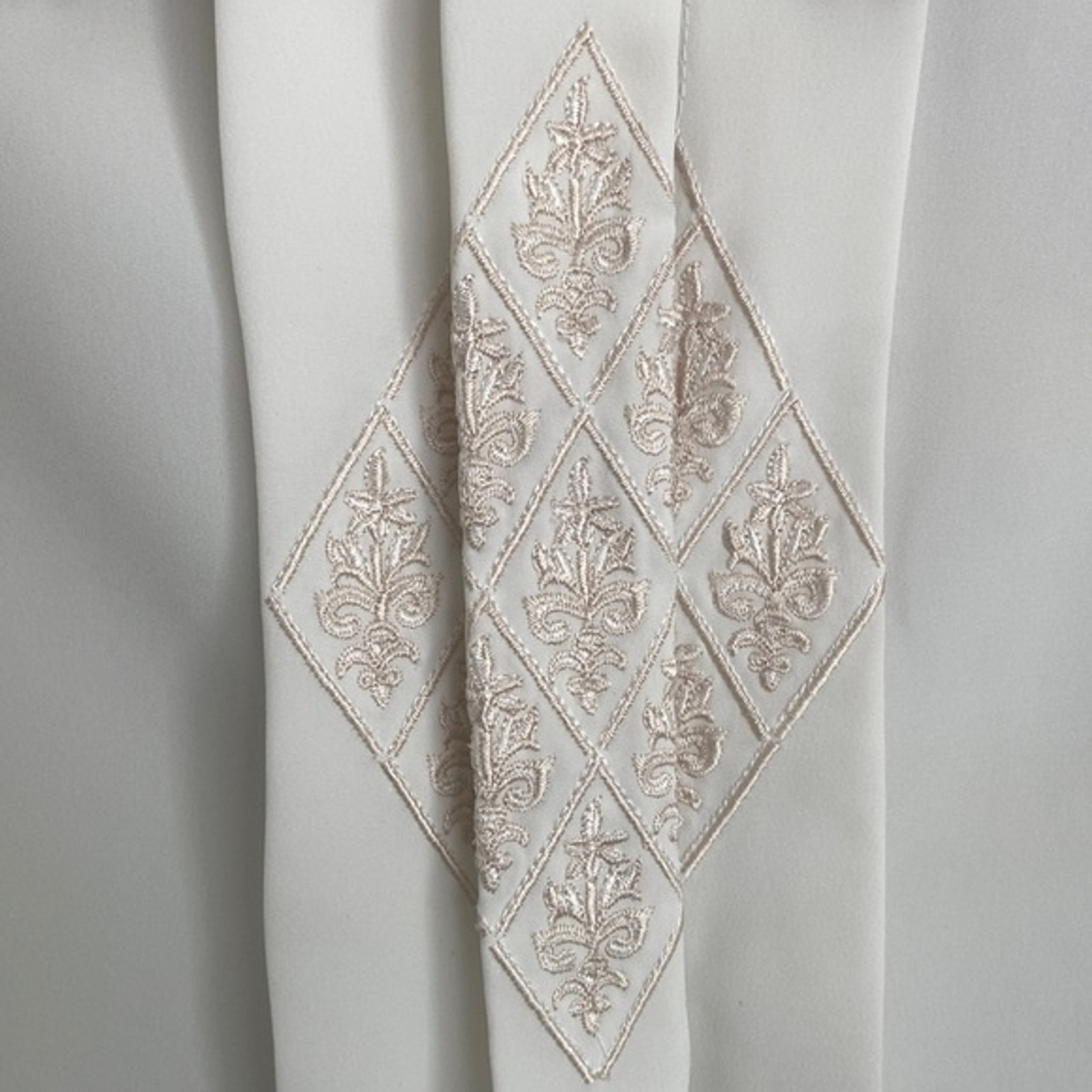 Vintage Susan Hutton Sheer Off White Hidden Button Do… - Gem